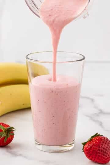 Easy Strawberry Banana Smoothie (No Yogurt) – Real Life Nutritionist